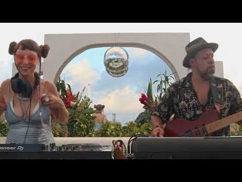 LEA & CAMILO SET AT BACAB