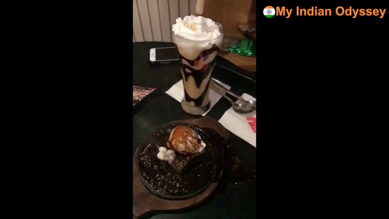 CCD/ Café Coffee Day Hot chocolate Brownies - Ideal for Dates - YouTube