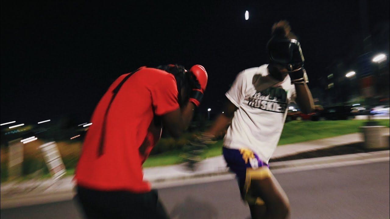 BLINDFOLDED BOXING AT NIGHT - YouTube