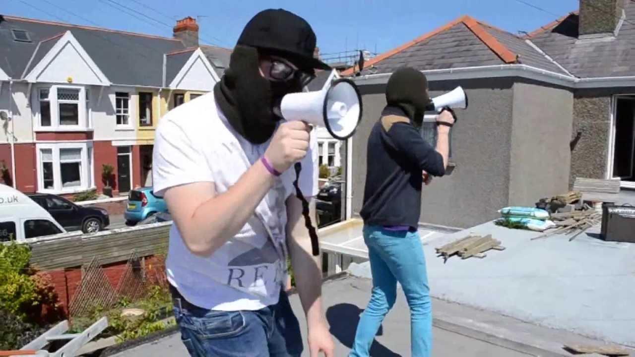 "The Porthcawl Flick" Feat. Fishman [Official Rat Arsed Video] - YouTube