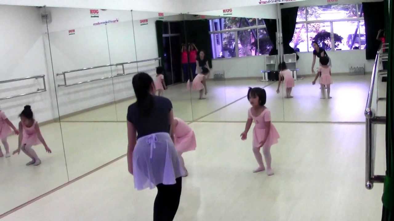 Hug Dance : Ballet Chiang Mai - YouTube