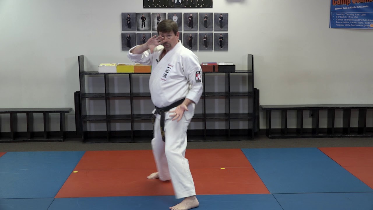 Sunsu kata - Isshin ryu karate - YouTube