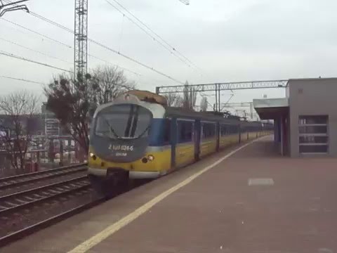 Podróż jednostek SKM EN57-768 i 1116 na modernizację - YouTube