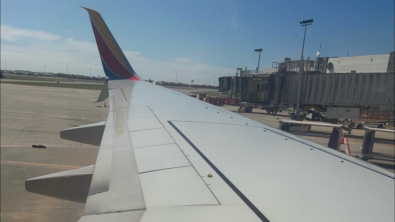 Windy and Clear skies 737-7H4 landing at Destin(VPS) - YouTube