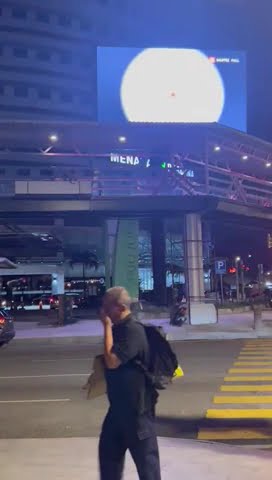 Iklan Snuppee Mall Malaysia di billboard - YouTube