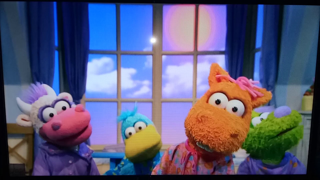 Pajanimals Twirly Whirly Song (Netflix Version) - YouTube