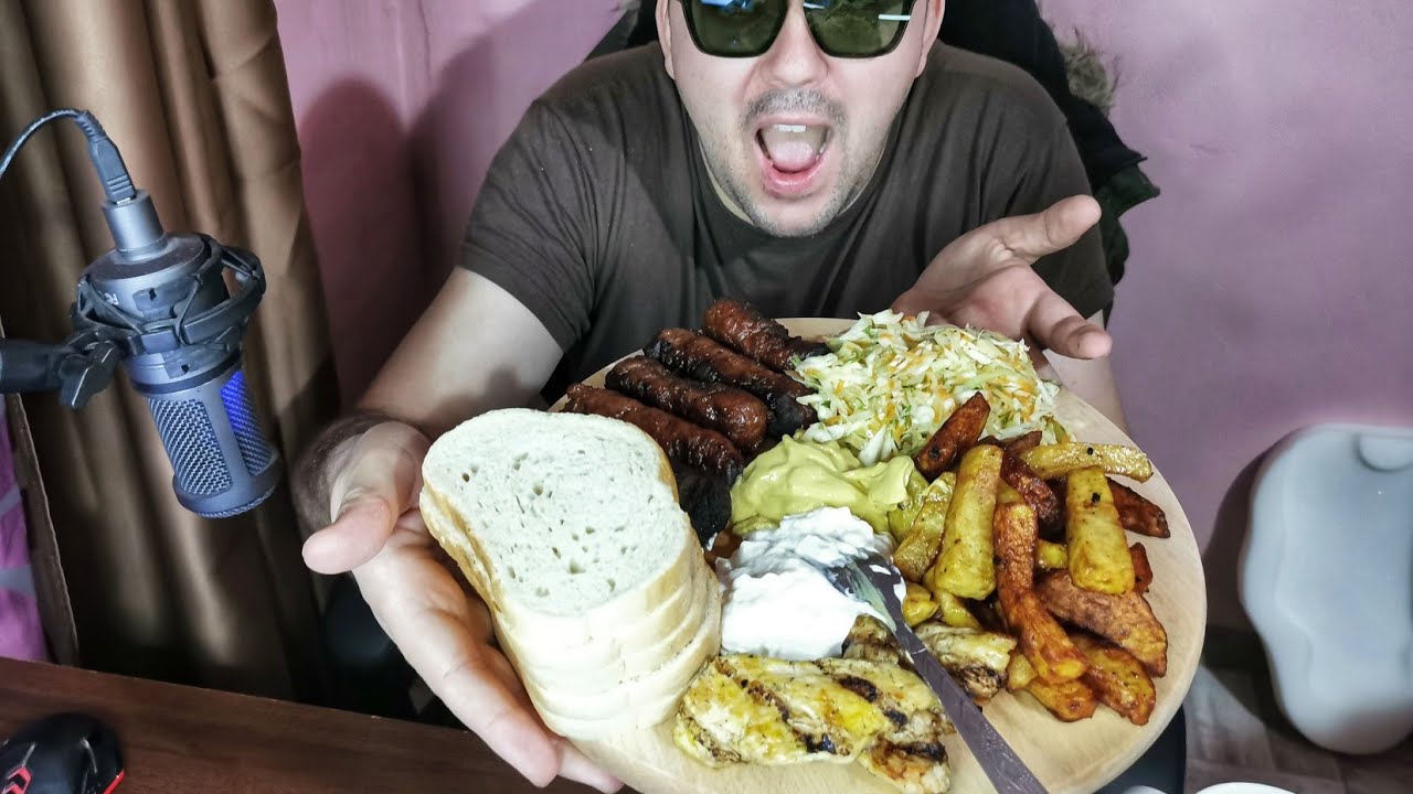 LIVE MANANC UN PLATOU TRADITIONAL ROMANESC HAPLEA - YouTube