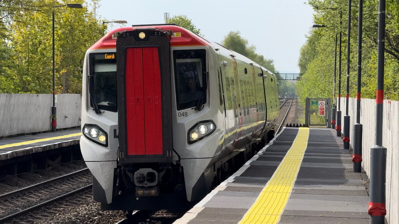 TFW CAF Class 197 197048 passes Shotton on 1V97 14:33 Holyhead to ...