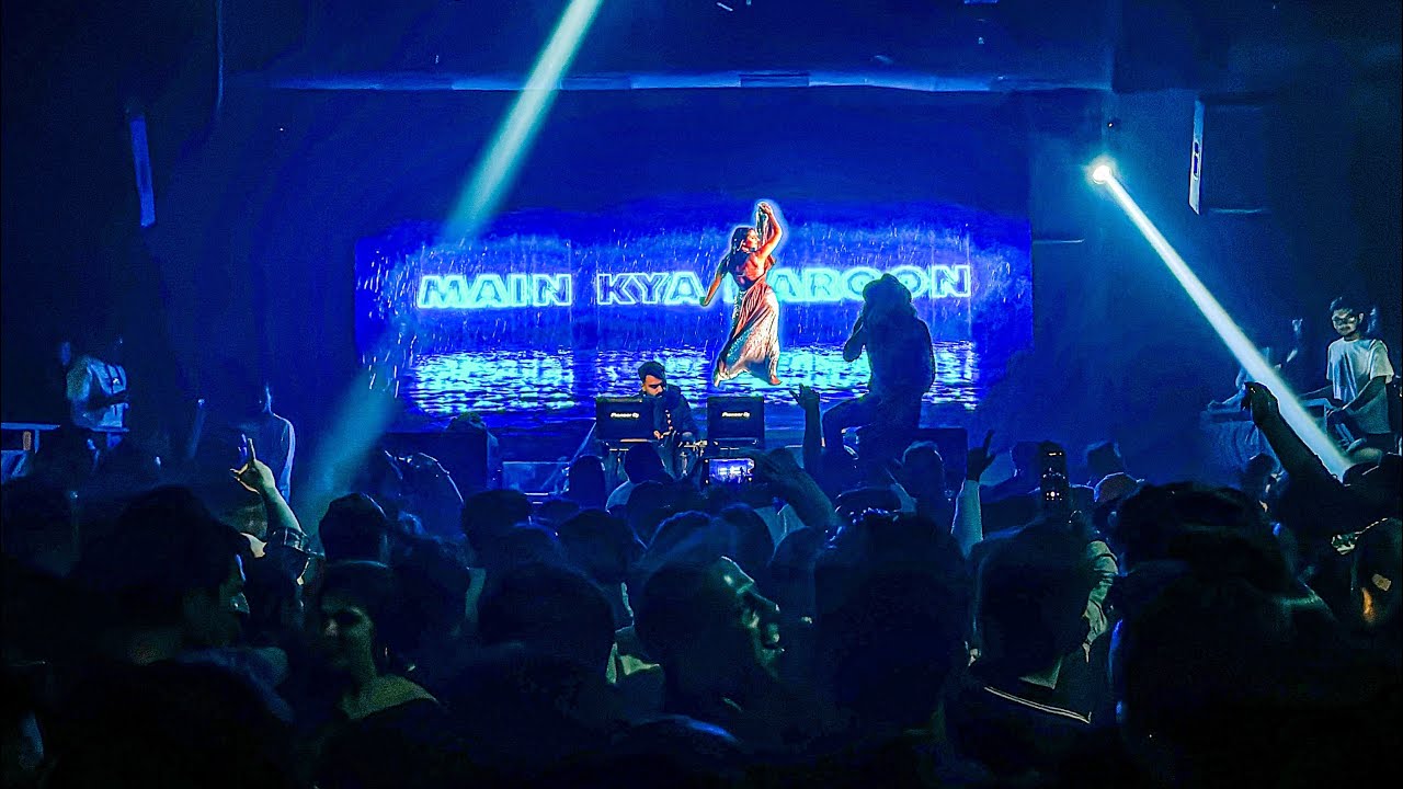 DJ Chetas Tip Tip Barsa Paani Remix | Live At BCB Club - YouTube