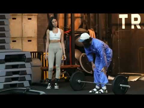 GIRLS and BODYBUILDER were SHOCKED by janitor | Anatoly gym prank #anatoly #gym #prank 
