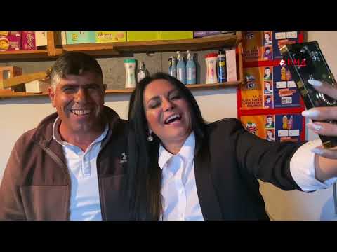 Gülen Adamın yanında türkü sınavı