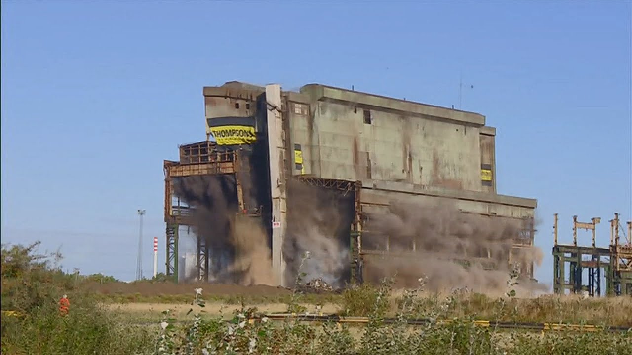 Redcar steelworks demolished in massive controlled explosion (UK) - YouTube