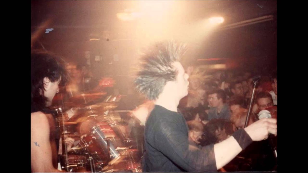 Discharge Decontrol Live 100 Club 15/3/83 - YouTube