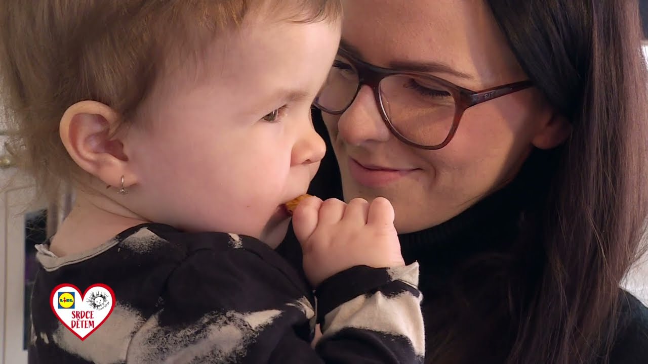 Elinka, 2 roky, Srdce dětem - YouTube