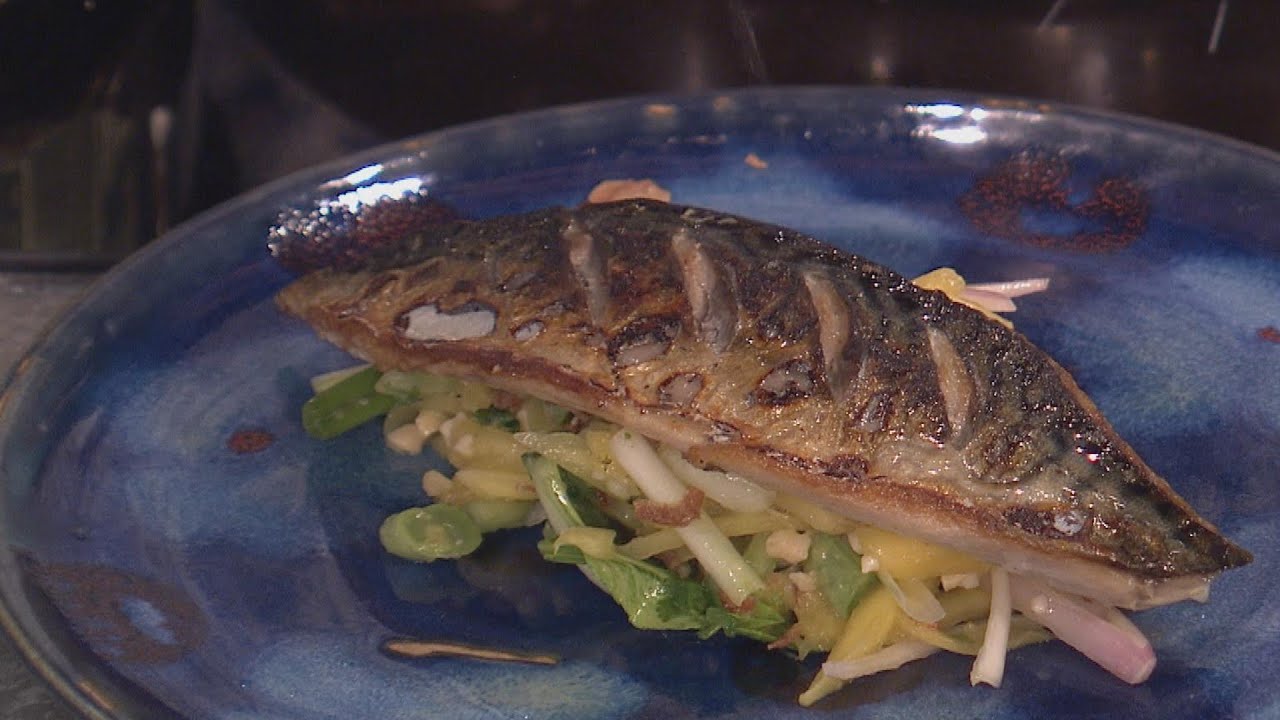 Thai Style Mango Salad | Sham Hanifa - YouTube