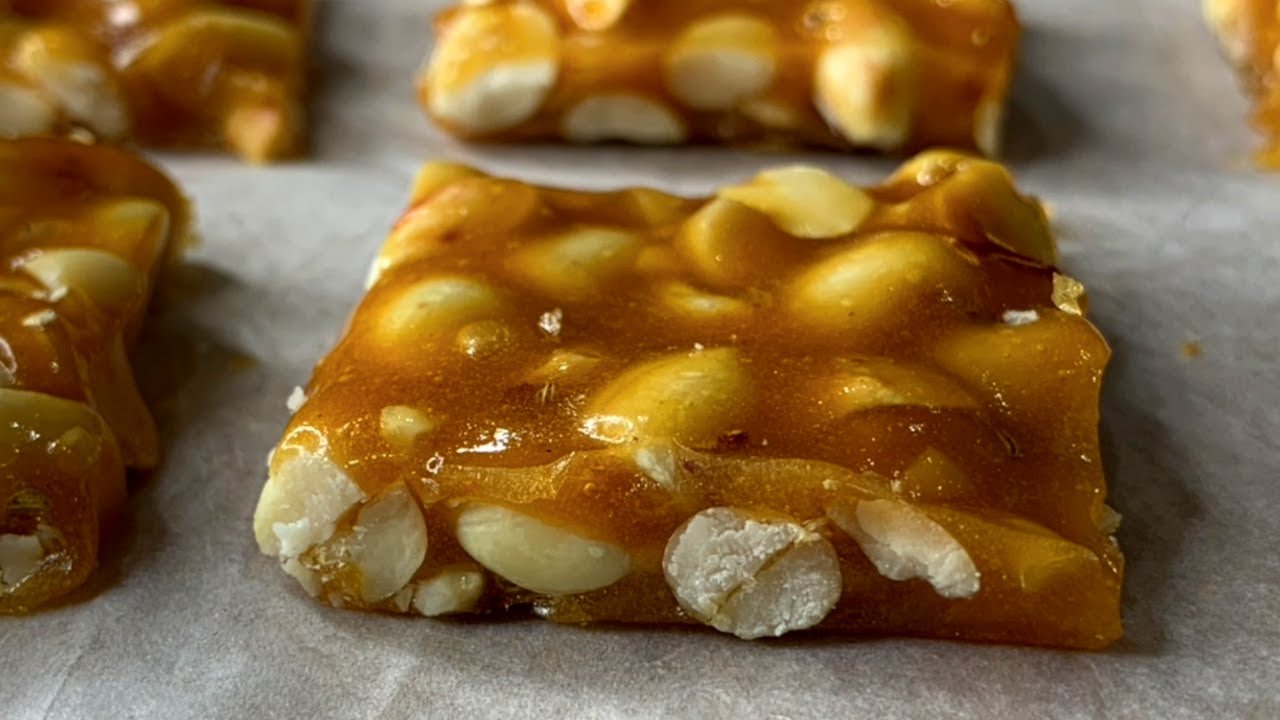 Peanut Chikki recipe | Peanut Brittle recipe | Groundnut chikki or ...