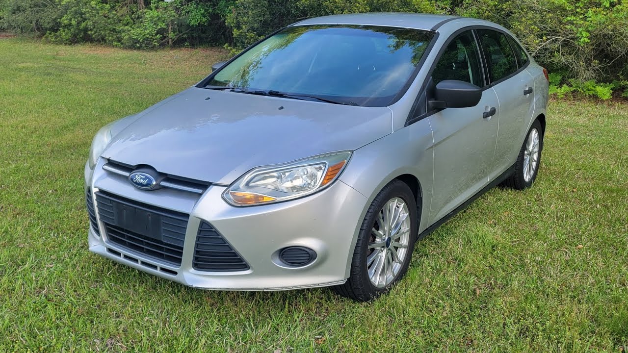 2012 Ford Focus 5 speed manual @middlemanauto - YouTube