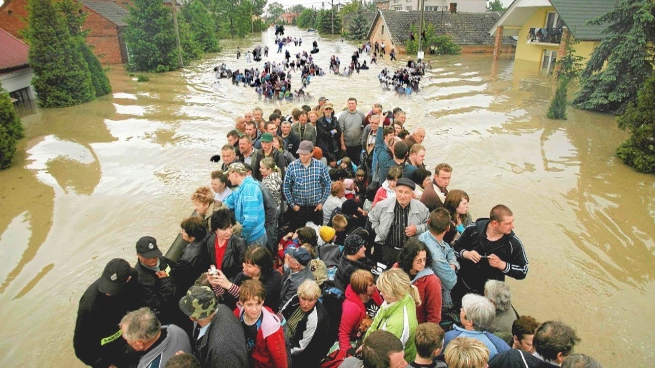 Devastating floods! People have not seen such a terrible flood in ...