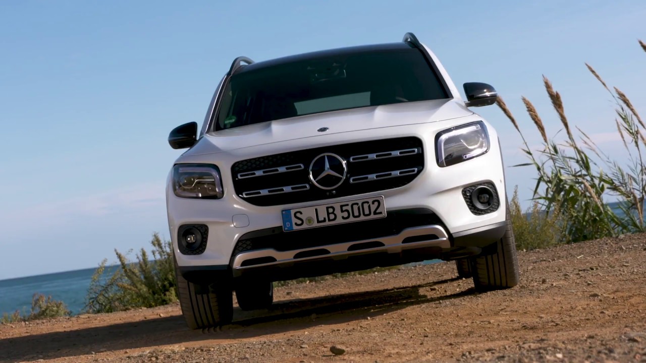 The new Mercedes-Benz GLB 250 4matic Design in White metallic - YouTube