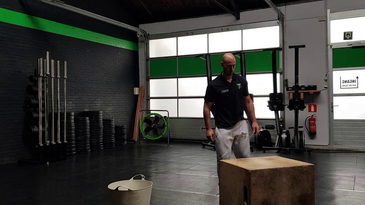 Uitleg box step over by crossFit 7 Mountains - YouTube