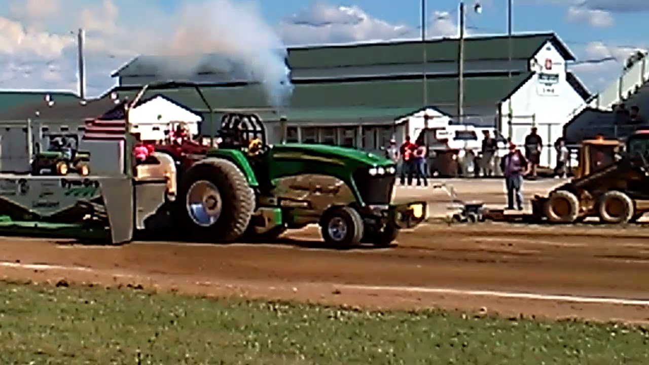 2018 tractor pull Preble County - YouTube