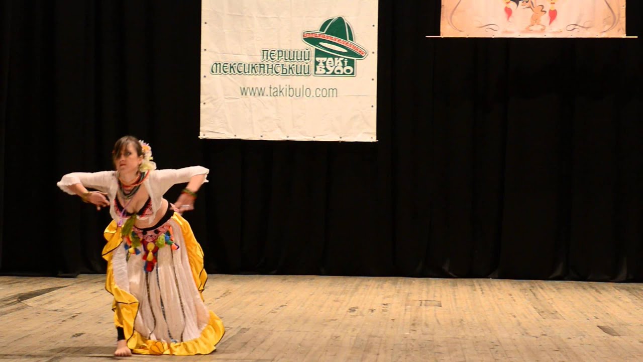 Olenka Sas - Ukrainian Tribal @ Karavan Fest '14 - YouTube