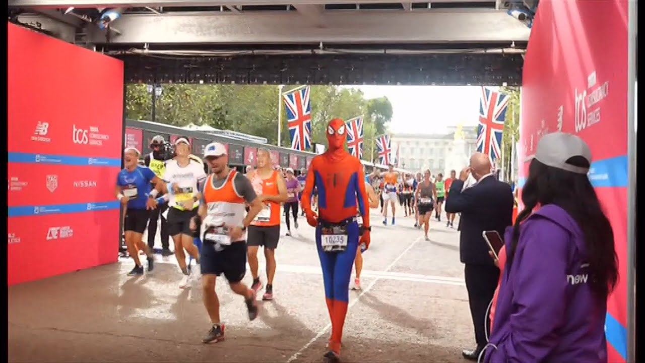 42nd London marathon goes ahead and the fun runners and more (UK) - YouTube