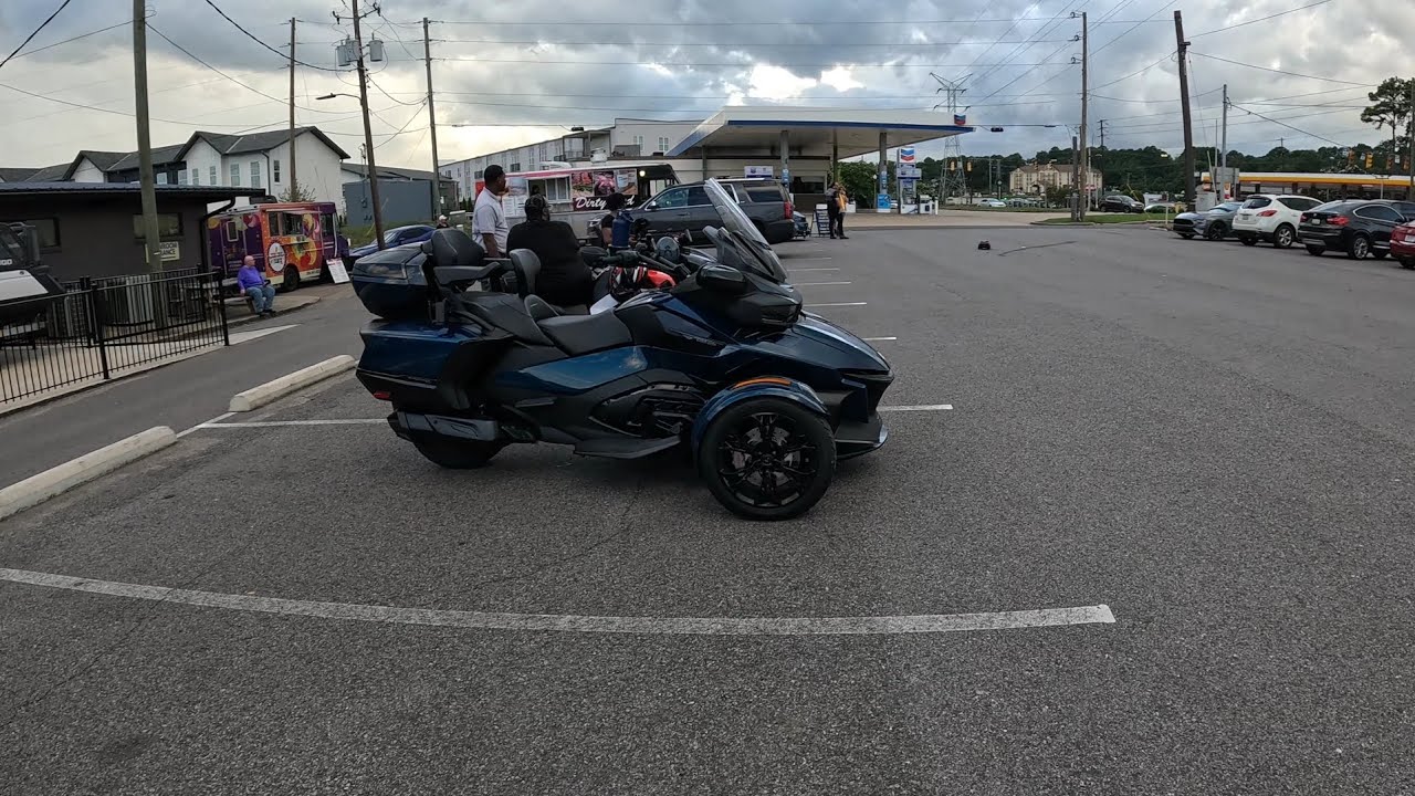 NightCrawler, My Can-Am Spyder RT Limited, goes to 3 Wheel Bike Night ...