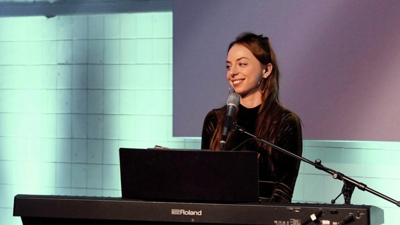 Sarah Isabel tijdens Ignite Awards - Prodentfabriek Amersfoort - YouTube