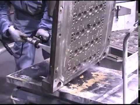 Core Box Cleaning with Dry Ice - YouTube