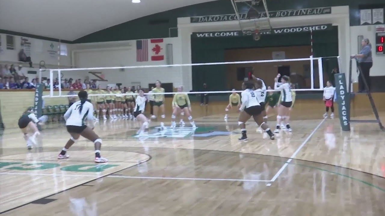 DCB vs BSC Volleyball - YouTube