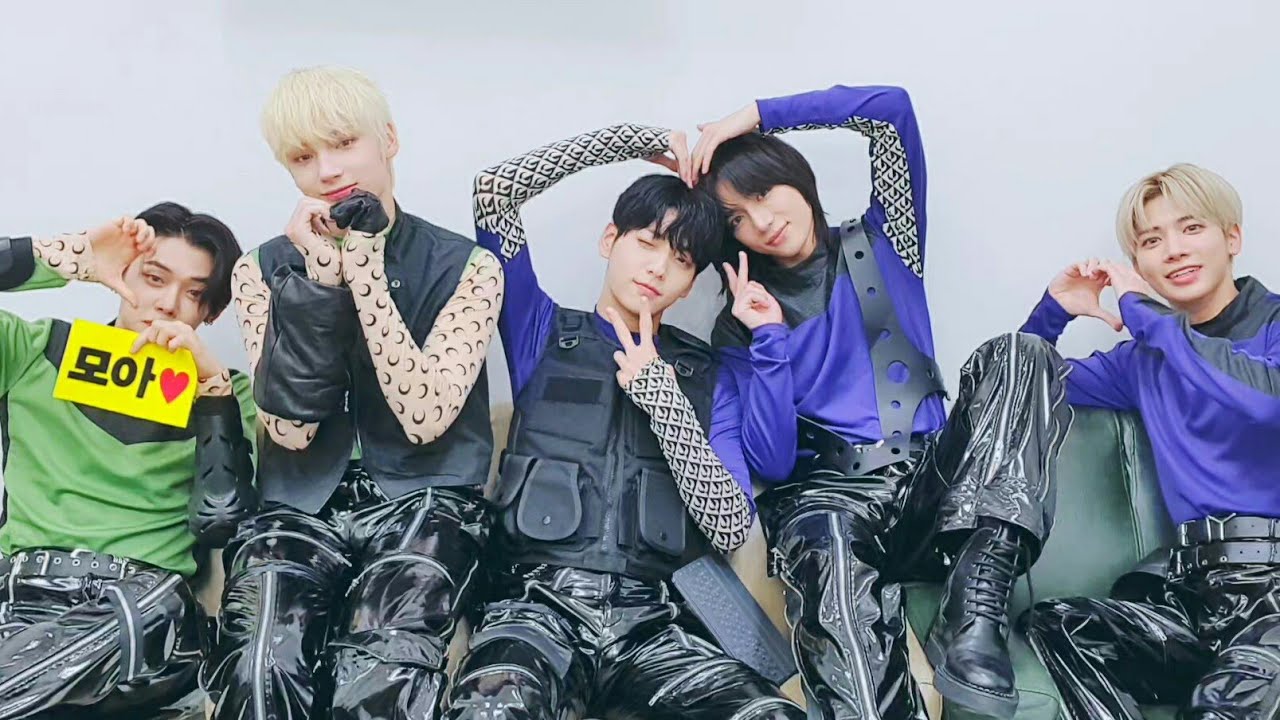 [TXT VLIVE] Celebrating Last Activity 🧊💫 {20th June, 2021} - YouTube