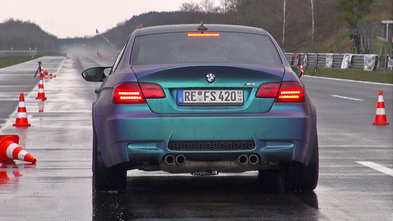 BMW M3 E92 - LOUD REVS & DRAG RACING! - YouTube