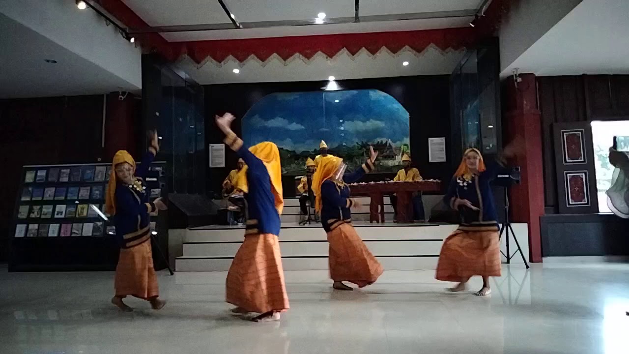 Tari Sukaria - YouTube