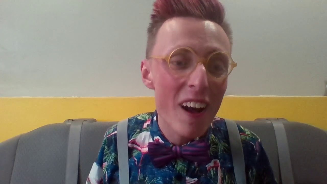 HEY GUYS. My Intro to youtube. WOOOO - YouTube