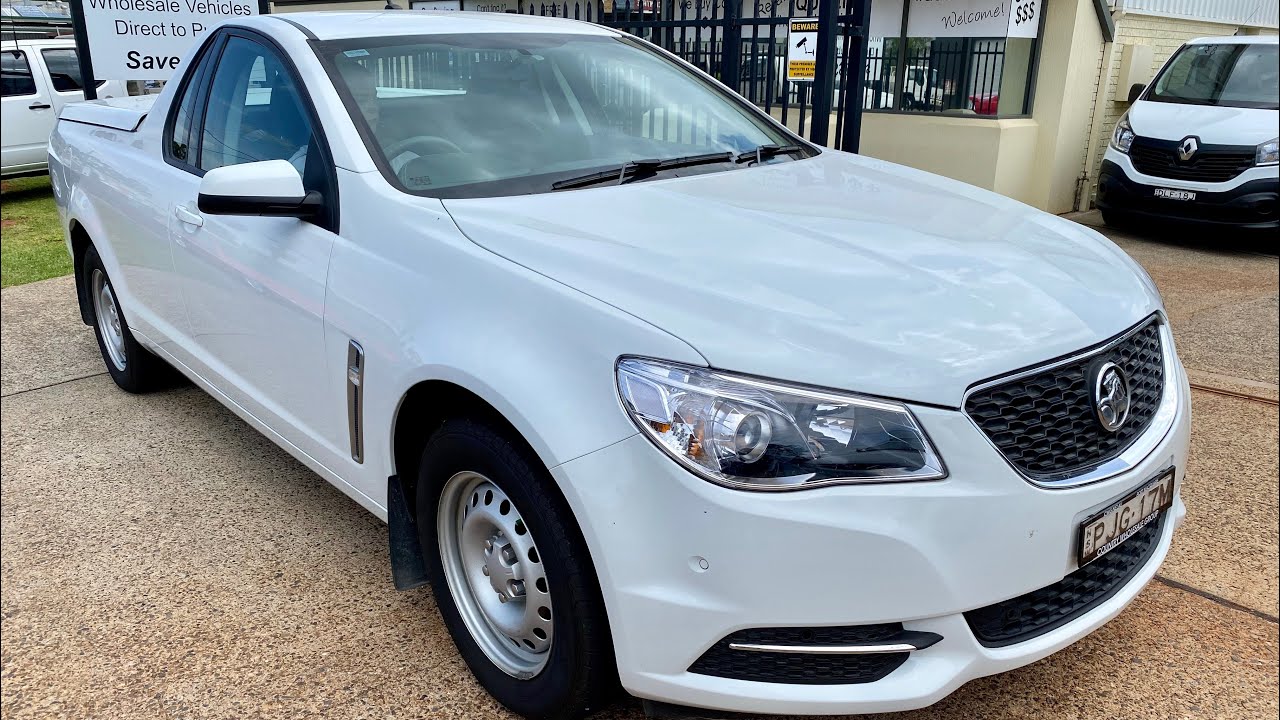 Holden Commodore VF Ute - YouTube