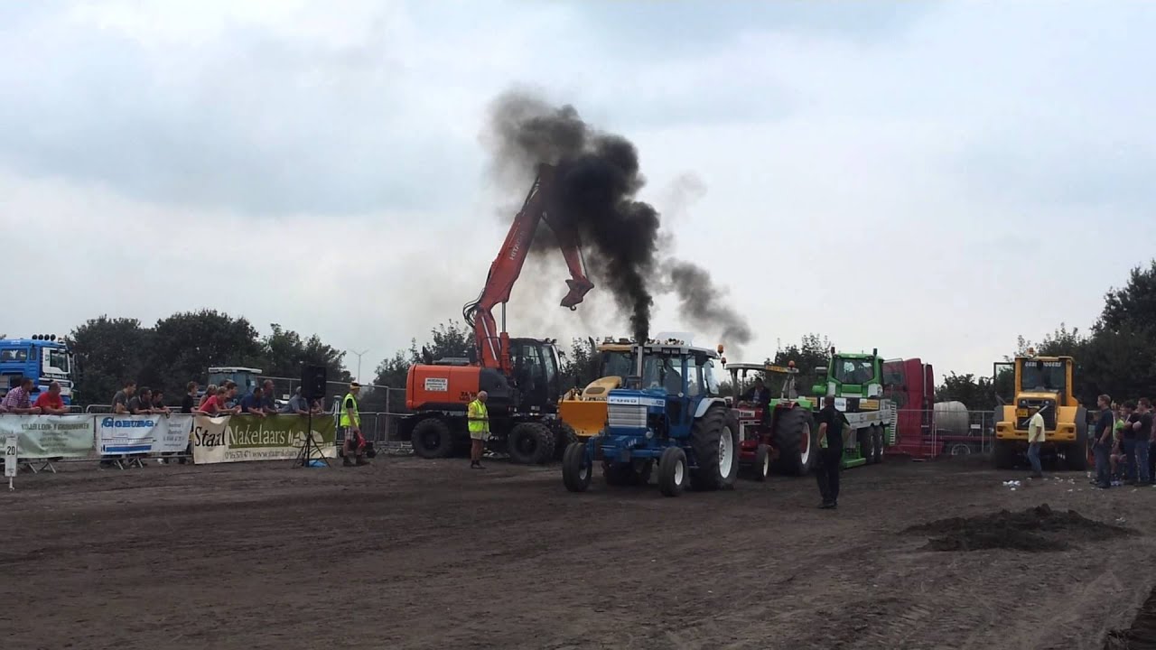 ford tw 10 en inter 1246 trekkertrek Ossendrecht 2013 - YouTube