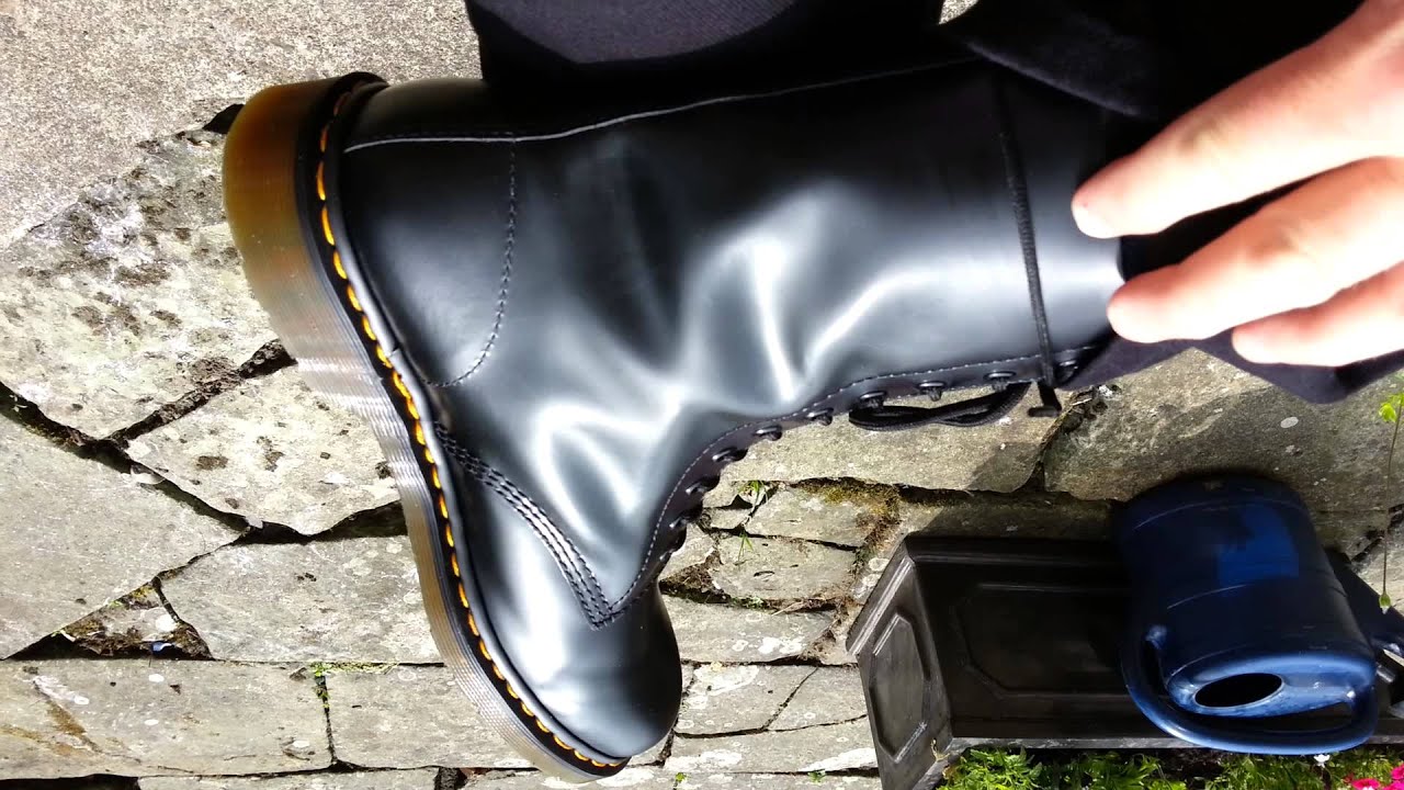Brand new, just out of the box 10 hole black DM boots - YouTube