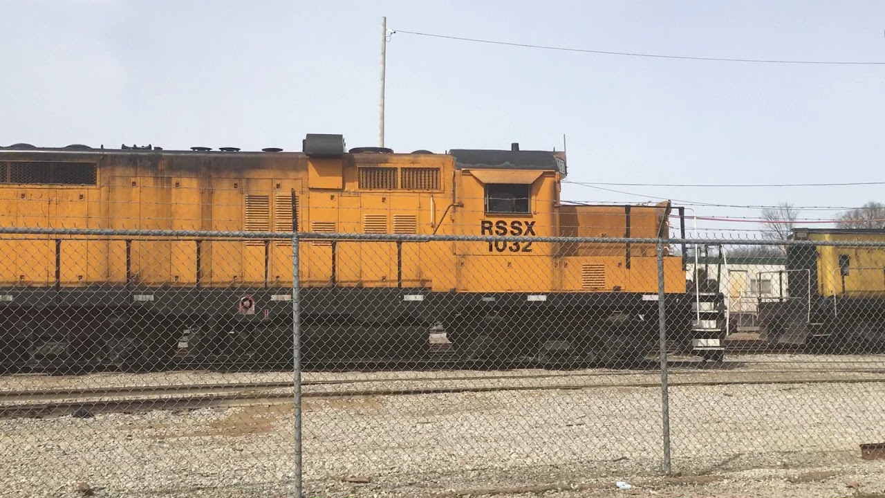 Double RSSX NW1 Switchers And RSSX (IC) 1032 at Woodstock, TN - YouTube