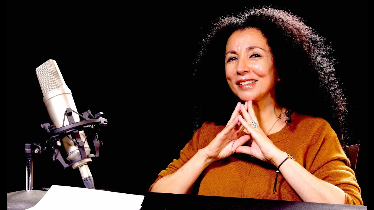 Rachida Azdouz chez les Souverains. 7 Nov 2019 - YouTube