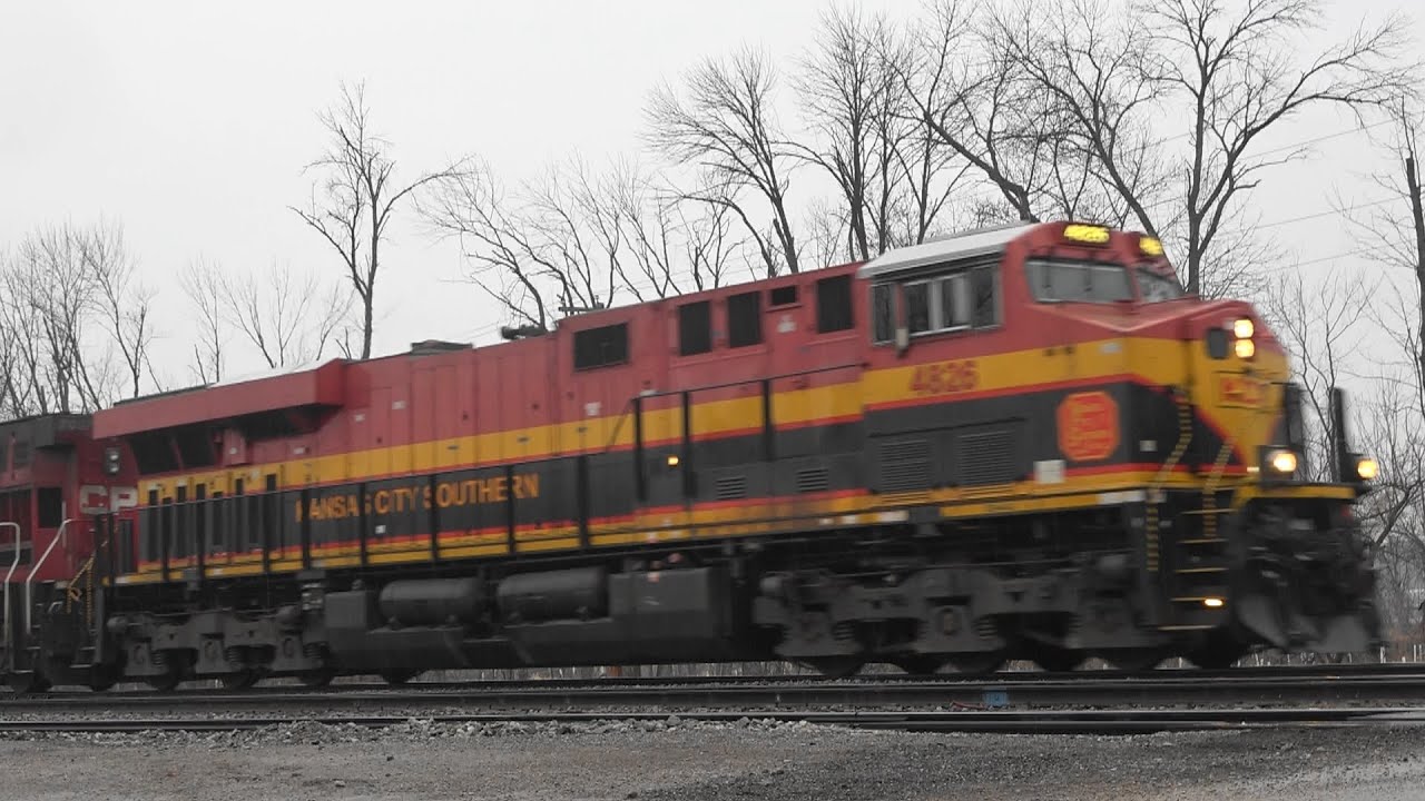 KCS 4826 w/ CP Power Leads Freight, Davenport, IA - YouTube