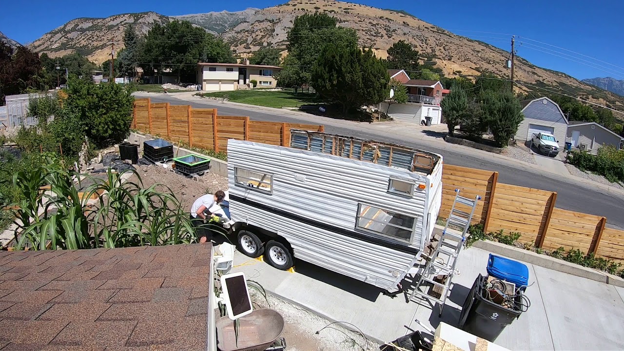 Tiny house 🏠: Tearing down trailer - YouTube