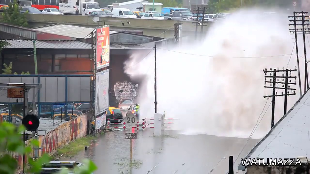 Train plows through flood water via 4GIFs com 720 X 1280 - YouTube