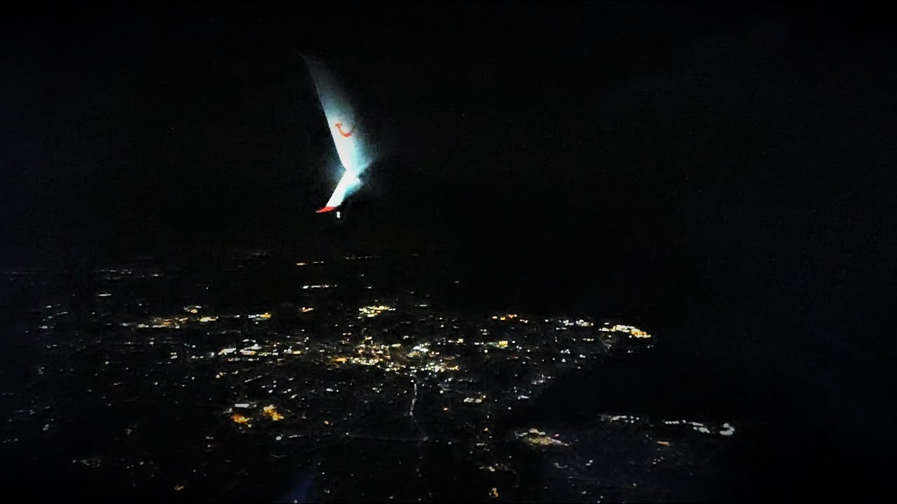 TUI Airways 737-800 Night Landing East Midlands Airport, 05/08/19 - YouTube
