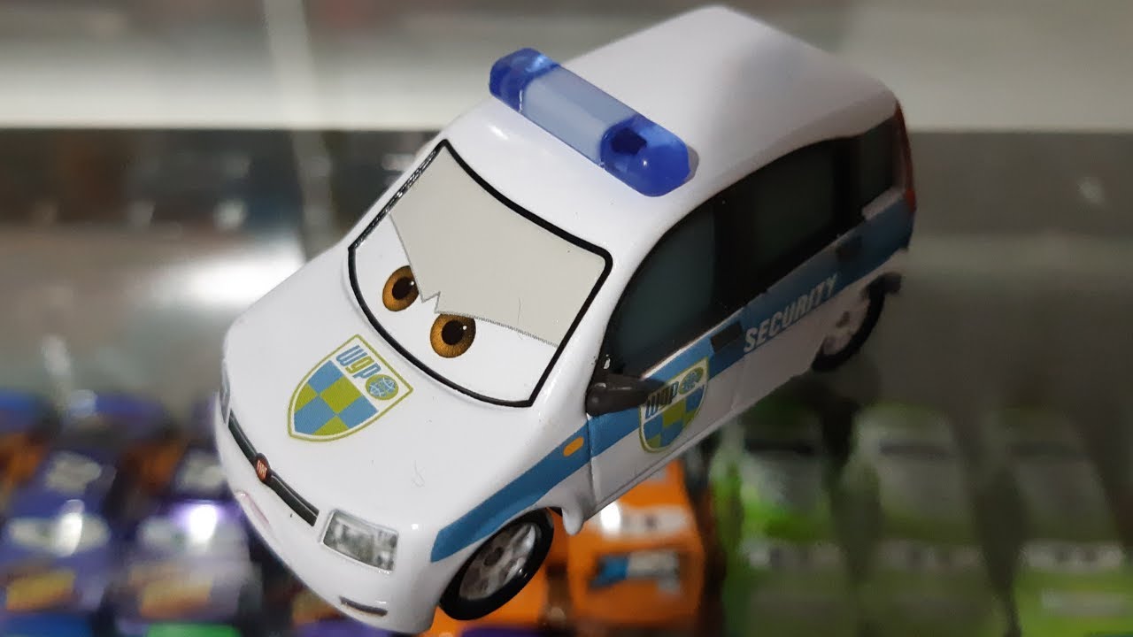 Mattel Disney/Pixar Cars 2 Alex Carvill (World Grand Prix Security ...