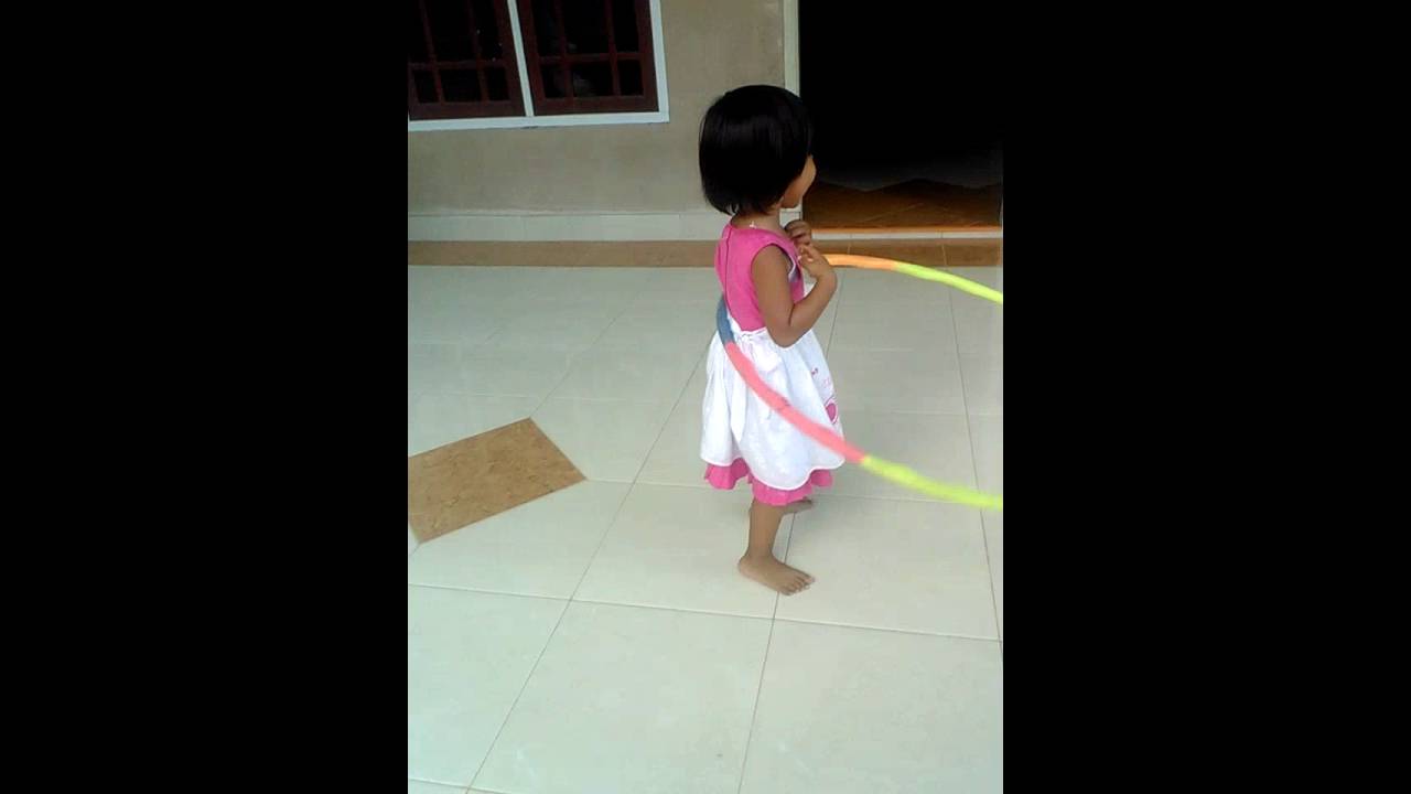 Anak sp 2 tapung bermain simpai - YouTube