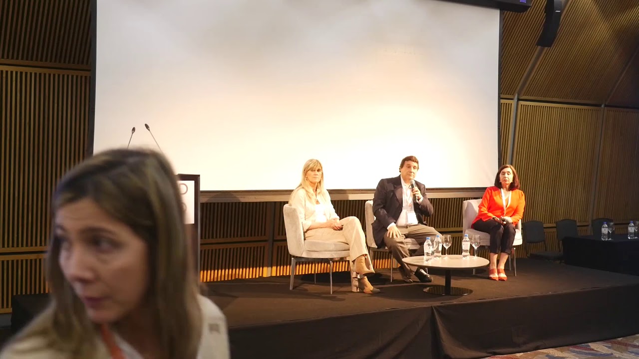 Cuarto panel de debate - YouTube