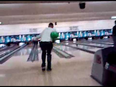 Jayson Oaks dancing down the lane Holiday Lanes - YouTube