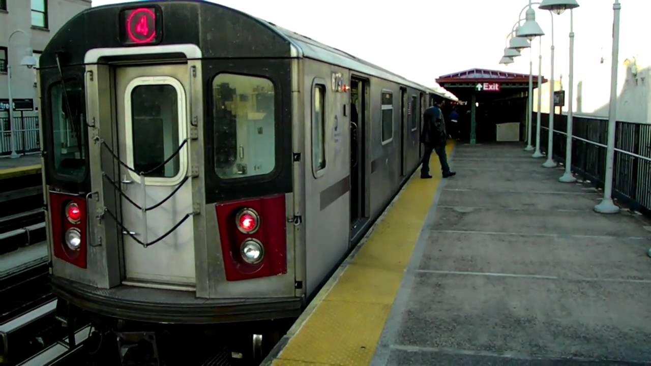 IRT Woodlawn bound R142 (4) (Ex-Unionport Set) train at 183rd Street ...