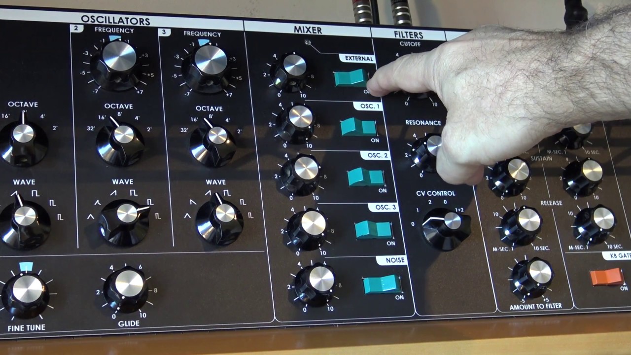 Clone Minimoog D in vendita - YouTube